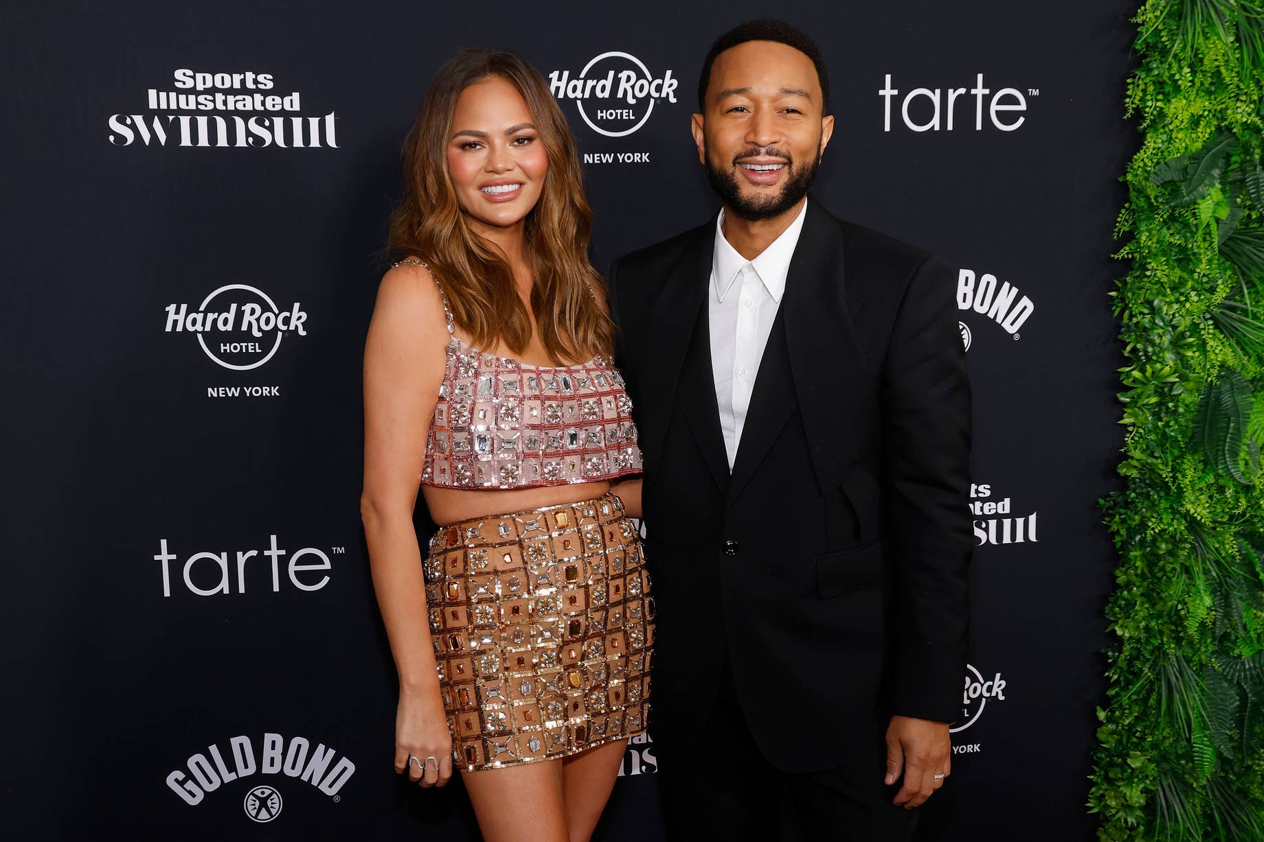 Video of John Legend and Chrissy Teigen at Photo Booth Goes Viral | Complex
