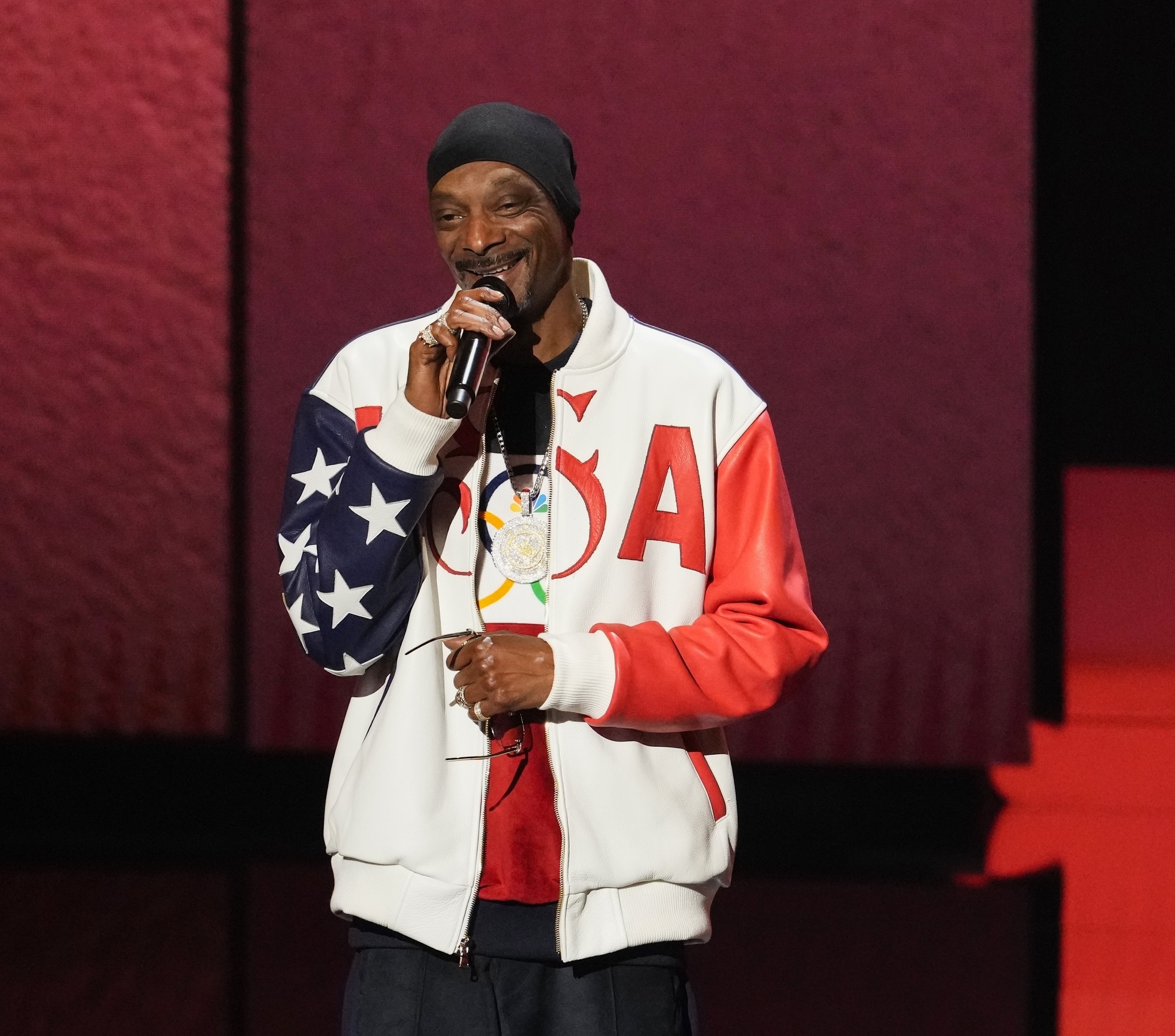 Snoop Dogg Is Selling a Blunt Roach and Other Artifacts in 'The Shiznit ...