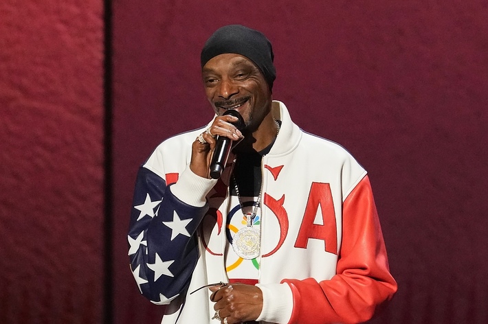 Snoop Dogg Supports Kendrick Lamar and Drake Amid Their Beef: 'Those ...