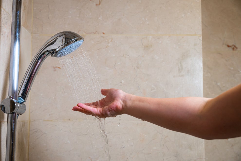 4 Shower Habits That May Lead To Hair Loss, And What To Do Instead