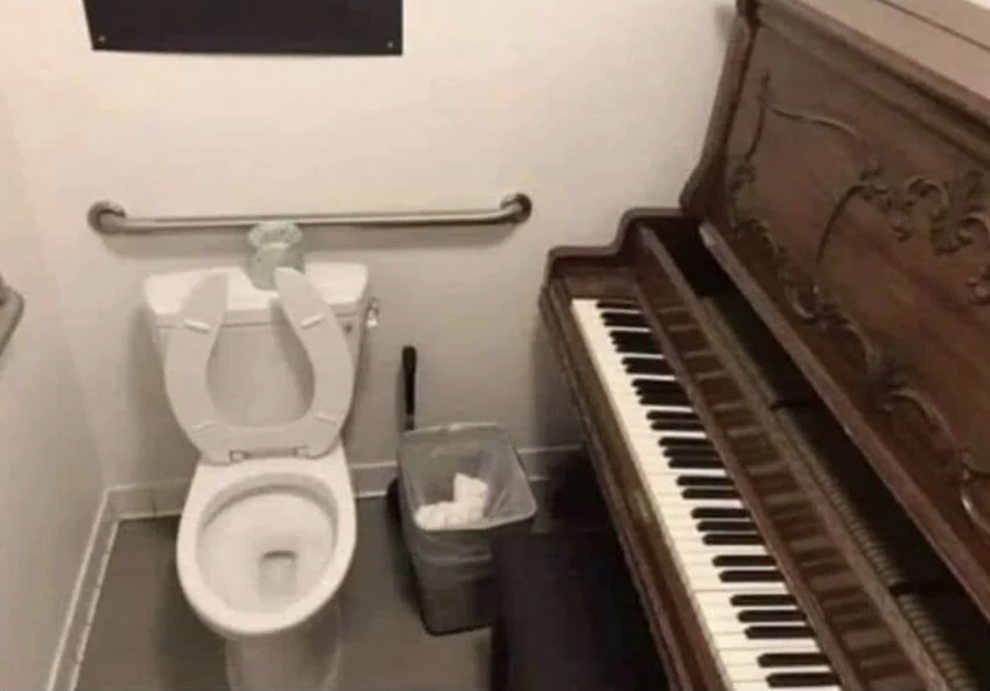 21 Weird Bathrooms That Will Make You Say, "I'll Hold It"