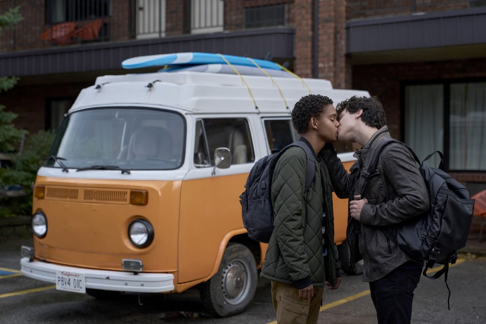 21 Best LGBTQ+ TV Shows That You Should Watch