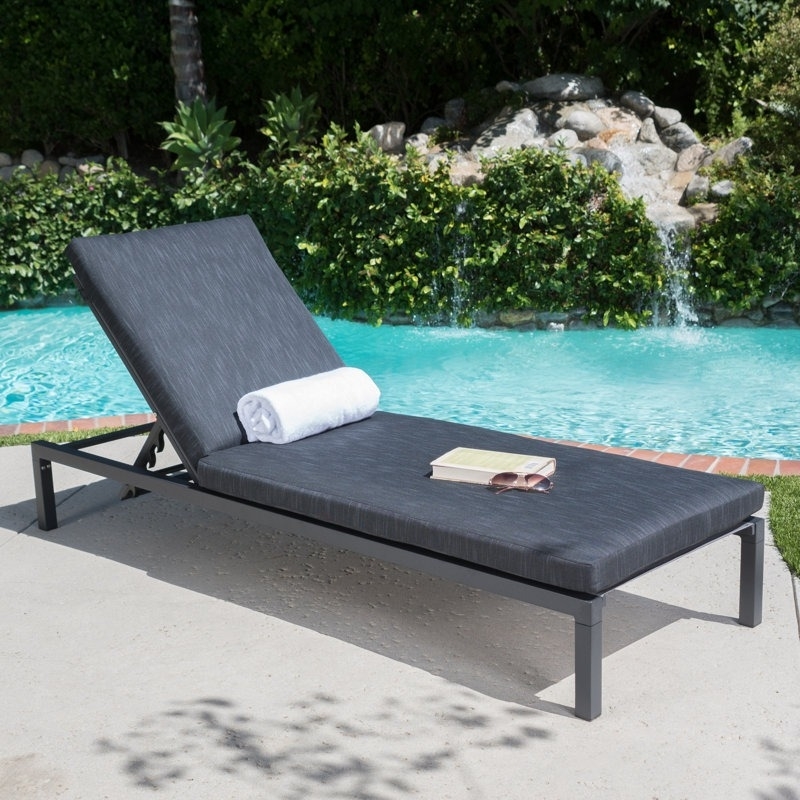31 Best Pool Lounge Chairs For Relaxing