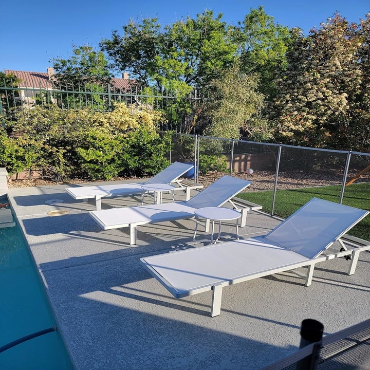 33 Best Pool Lounge Chairs For Relaxing