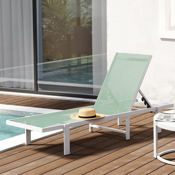 38 Best Pool Lounge Chairs For Relaxing