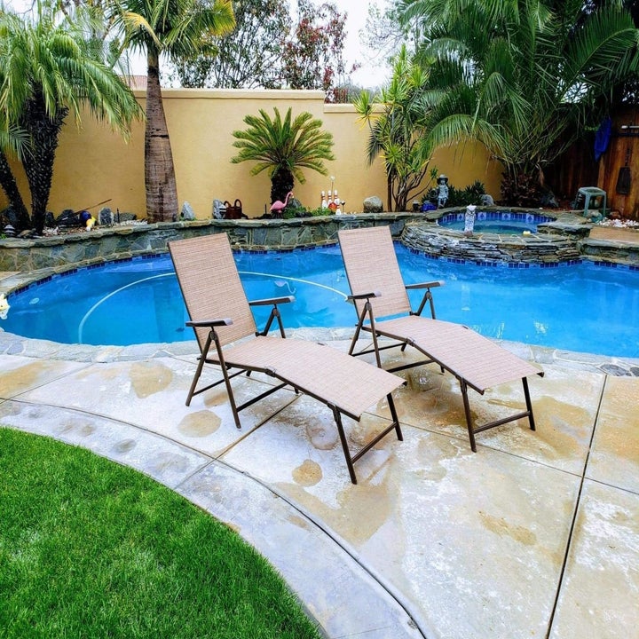 33 Best Pool Lounge Chairs For Relaxing