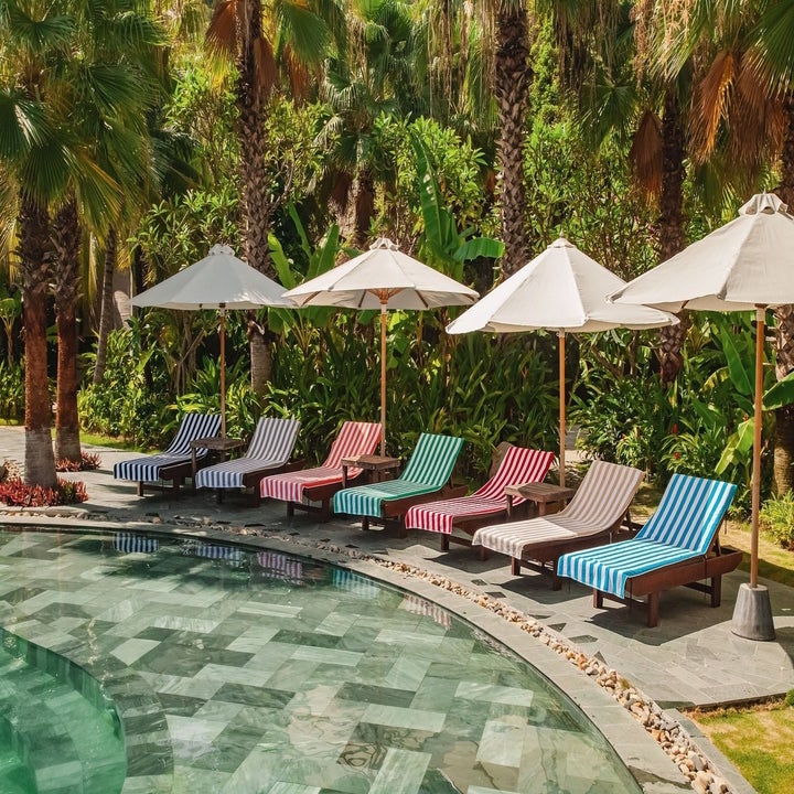 23 Best Pool Lounge Chairs For Relaxing