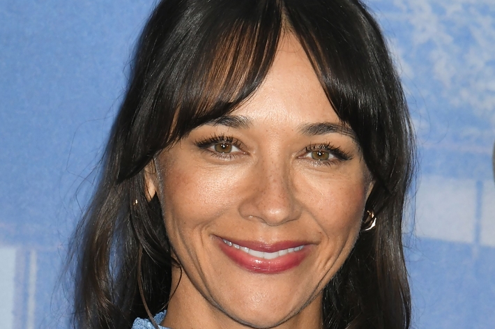 Rashida Jones On That Viral "Ethnic" Interview Moment