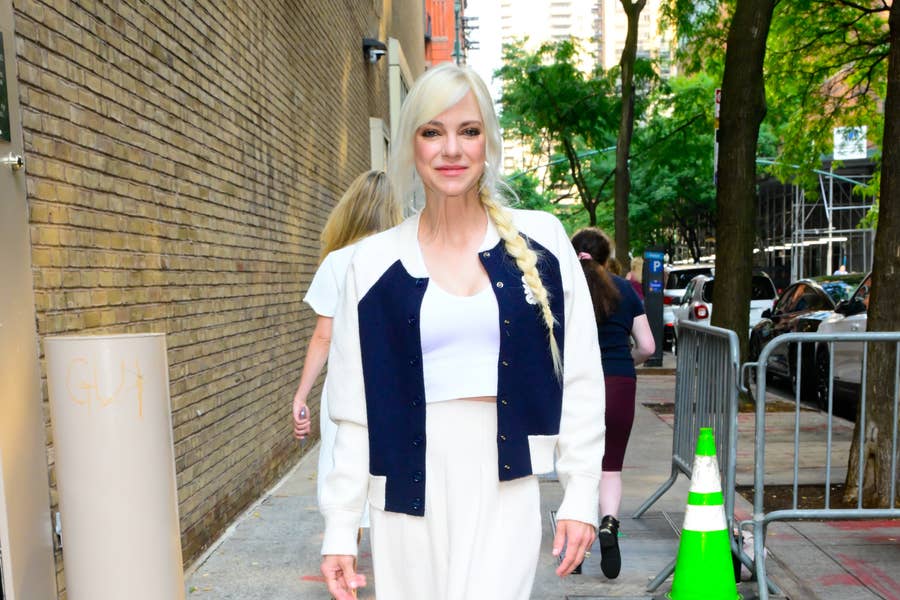 anna faris interview 2024