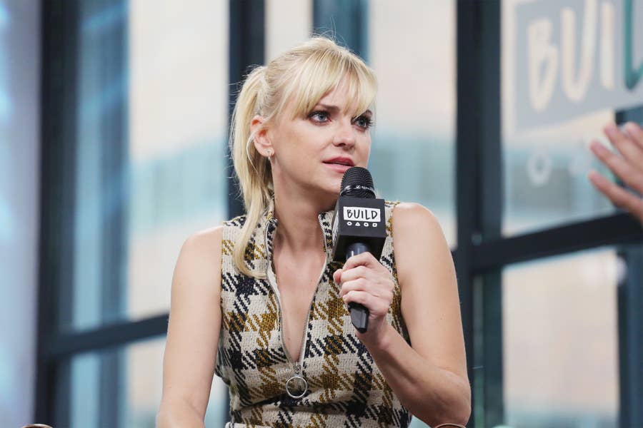 anna faris interview 2024