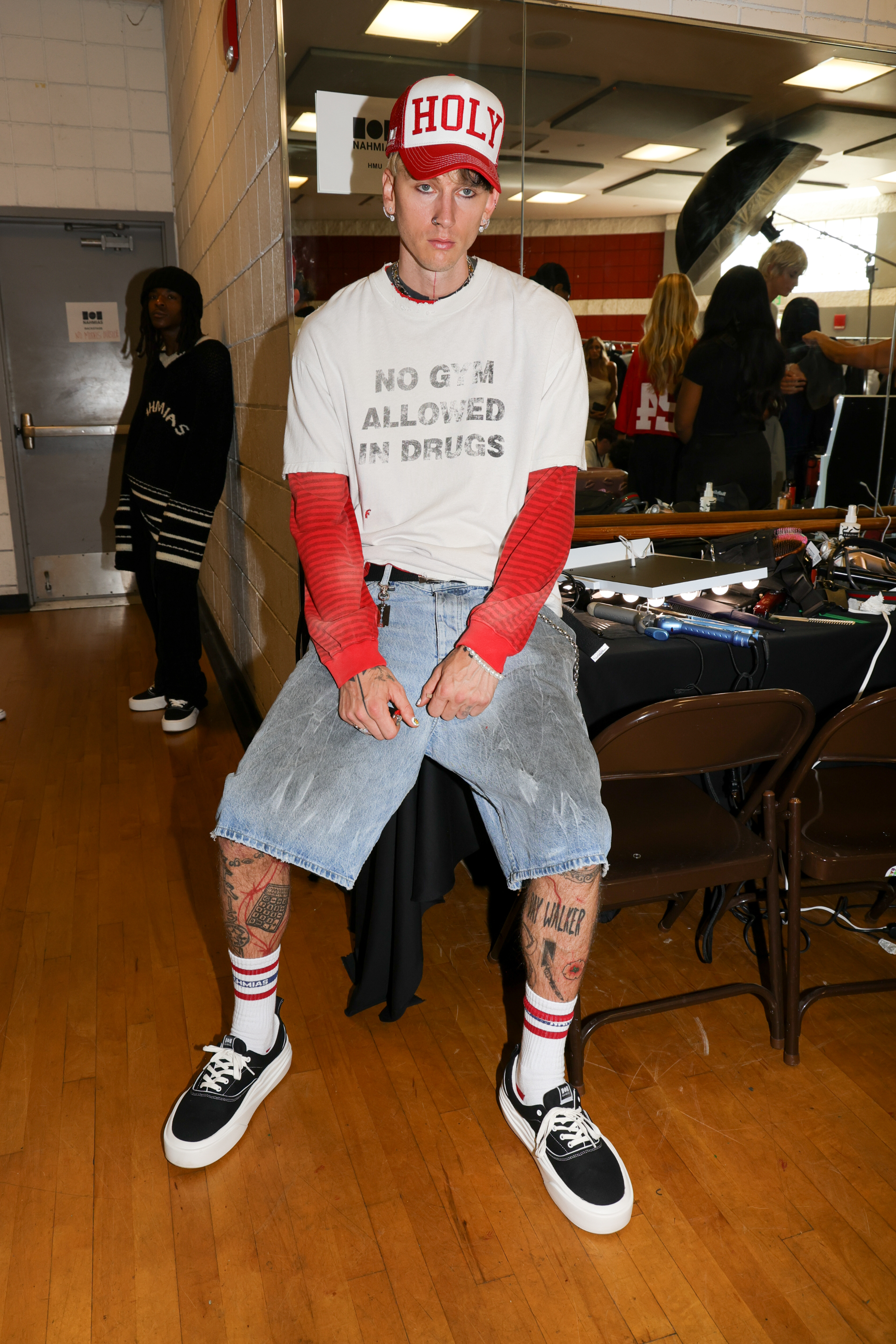 Machine Gun Kelly Introduces New Dentist-Made Fangs: 'With the Blessing ...