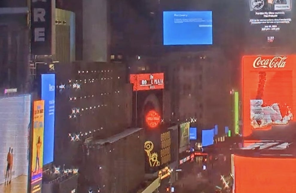 25 Wild Pictures Showing The Effects Of The CrowdStrike Outage