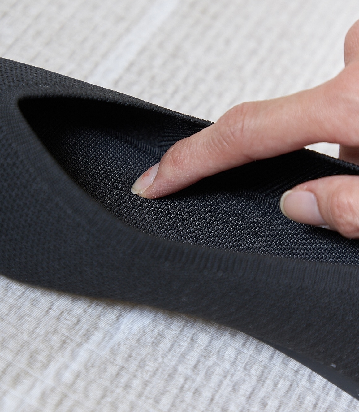 【GU】これが2290円→1690円は買いだわ…！軽くて歩きやすい『楽ちんシューズ』お手入れも簡単で天才すぎます…！「形キレイ！蒸れない！」「買い足します」《着用レビュー》【動画・画像】