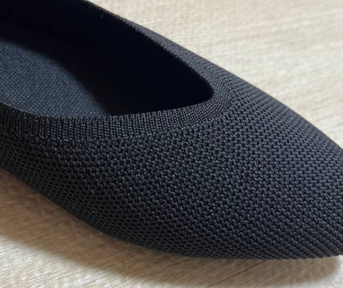 【GU】これが2290円→1690円は買いだわ…！軽くて歩きやすい『楽ちんシューズ』お手入れも簡単で天才すぎます…！「形キレイ！蒸れない！」「買い足します」《着用レビュー》