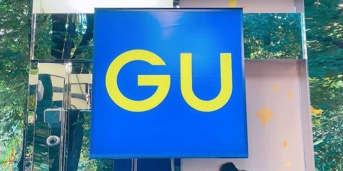 【GU】これが2290円→1690円は買いだわ…！軽くて歩きやすい『楽ちんシューズ』お手入れも簡単で天才すぎます…！「形キレイ！蒸れない！」「買い足します」《着用レビュー》【動画・画像】