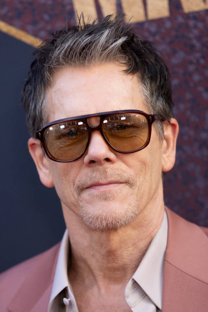 Kevin Bacon's Regular Person Disguise Backfires Kevin Bacon's Regular Person Disguise Backfires