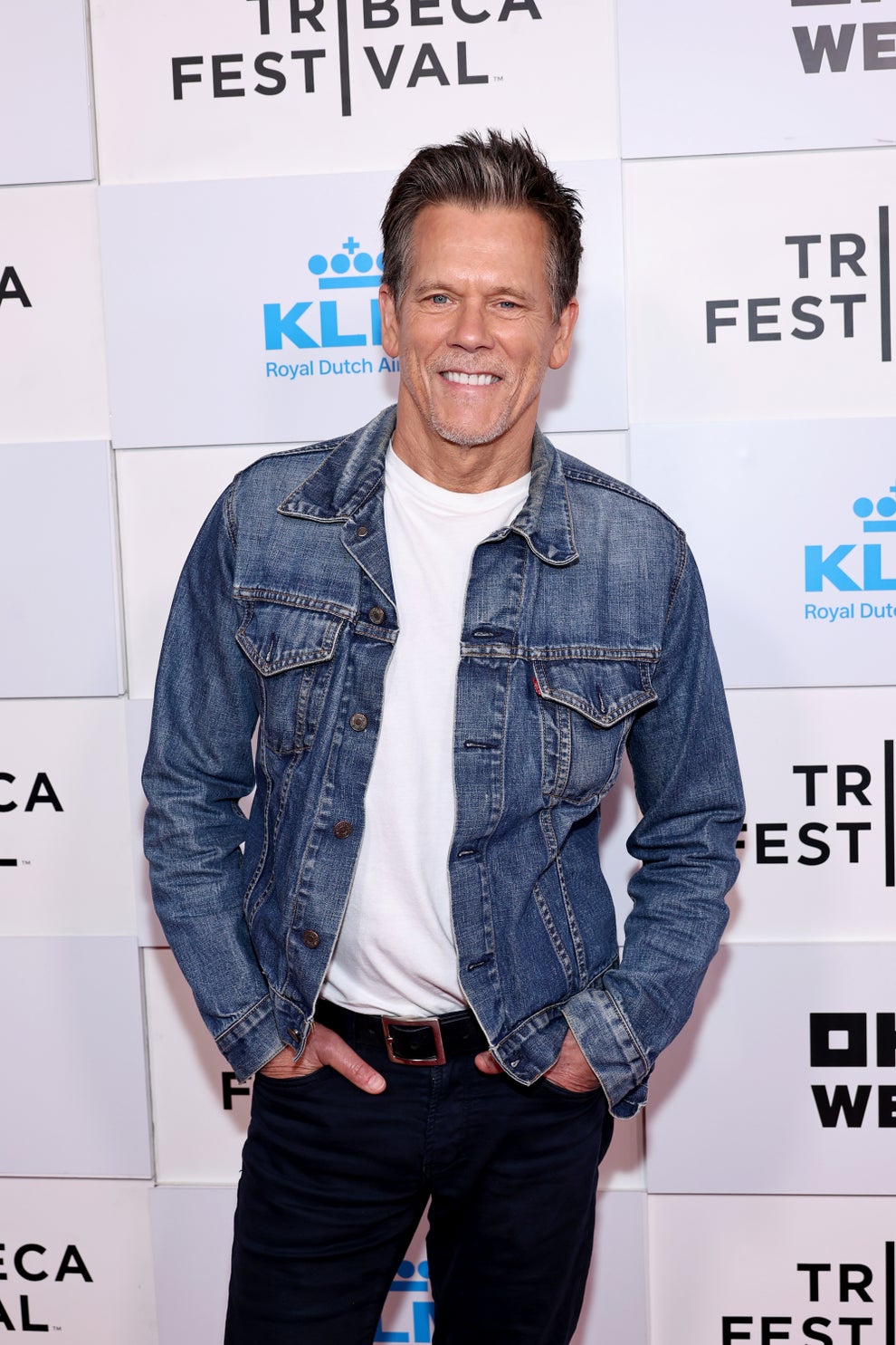 Kevin Bacon's Regular Person Disguise Backfires