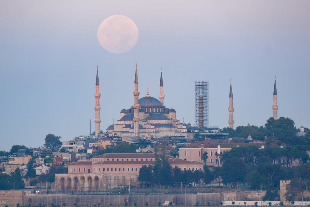 13 Photos Of Last Night's Stunning Blue Supermoon