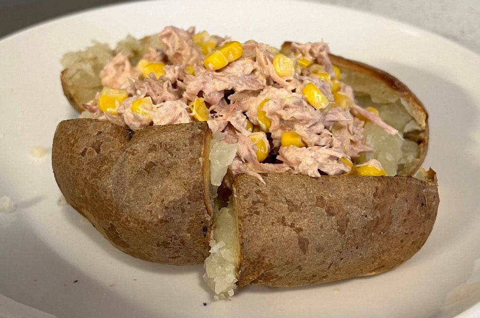 I Tried British Jacket Potatoes With Tuna And Beans