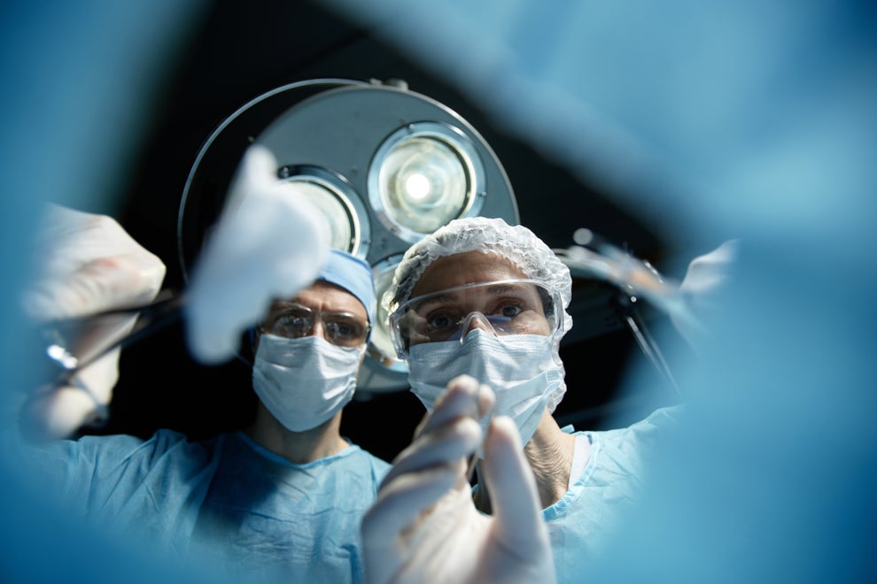 20 Scary Stories From People Who Woke Up Mid-Surgery