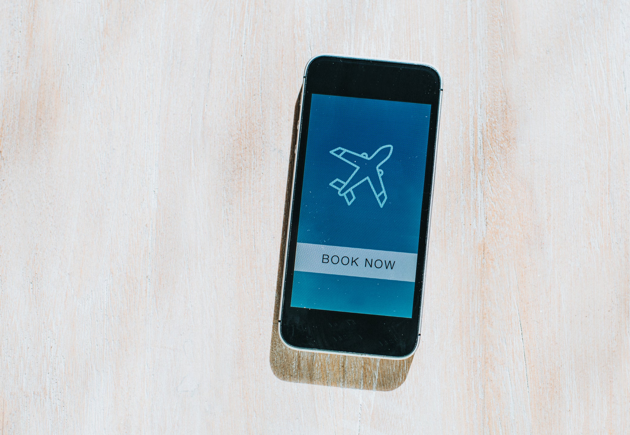Spot Travel Scams: 6 Red Flags to Look For