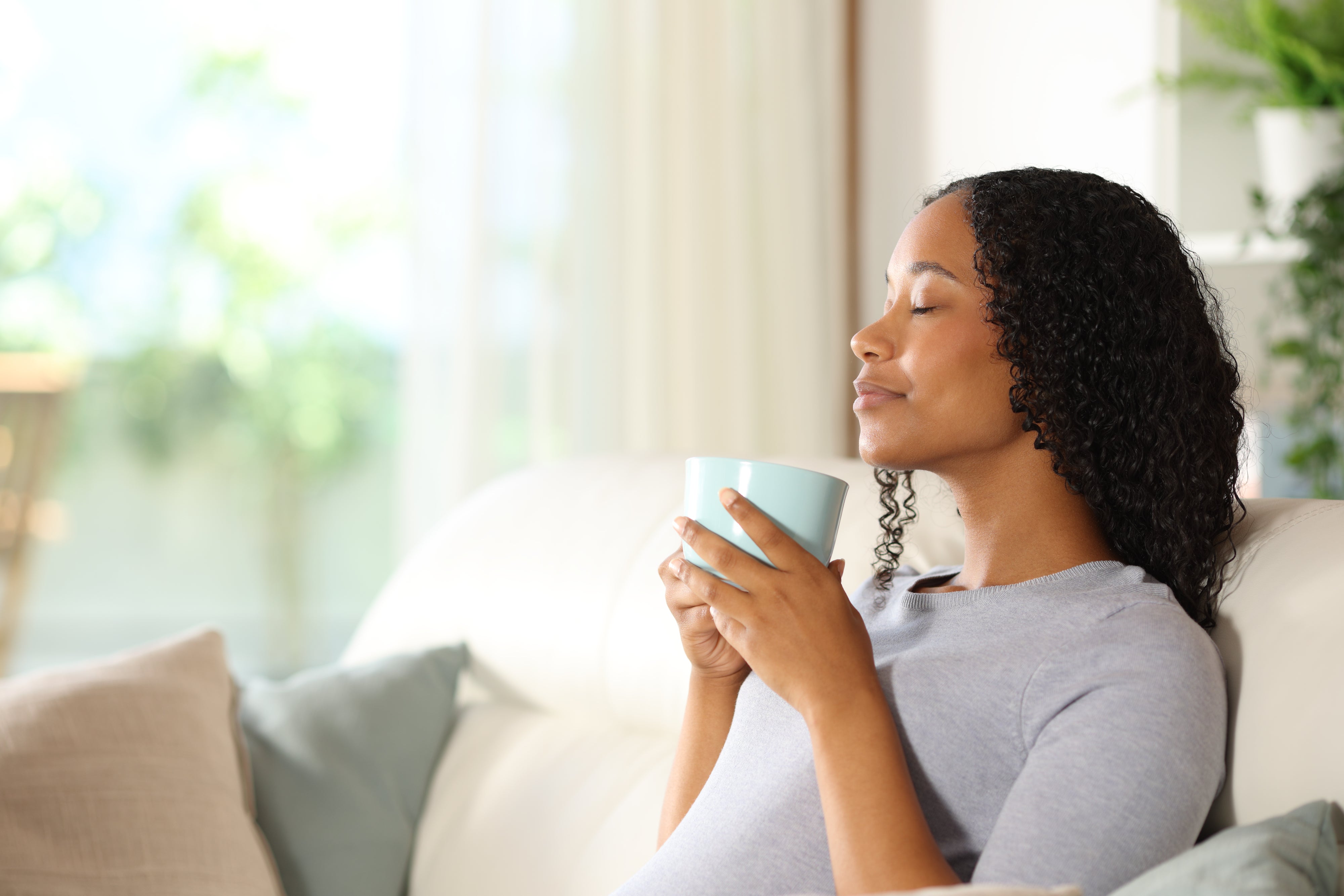 People Share What It's Like Living Alone For The First Time