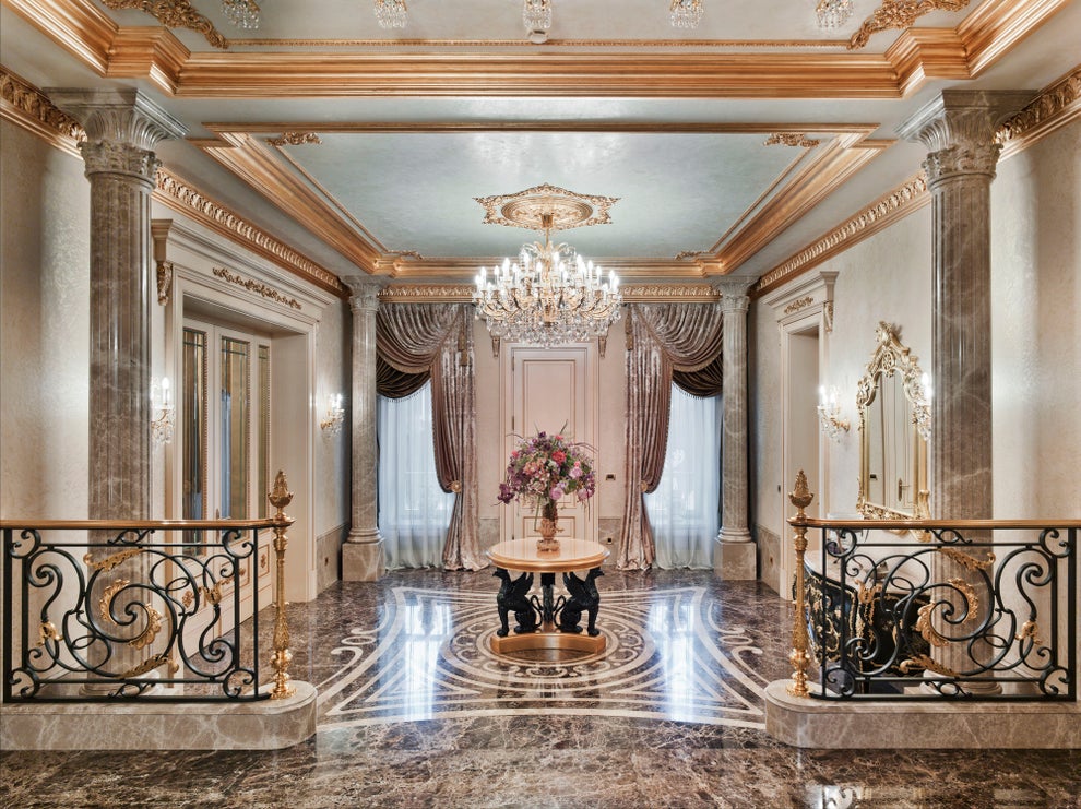 Stories Of People With SUPER Wealthy Friends