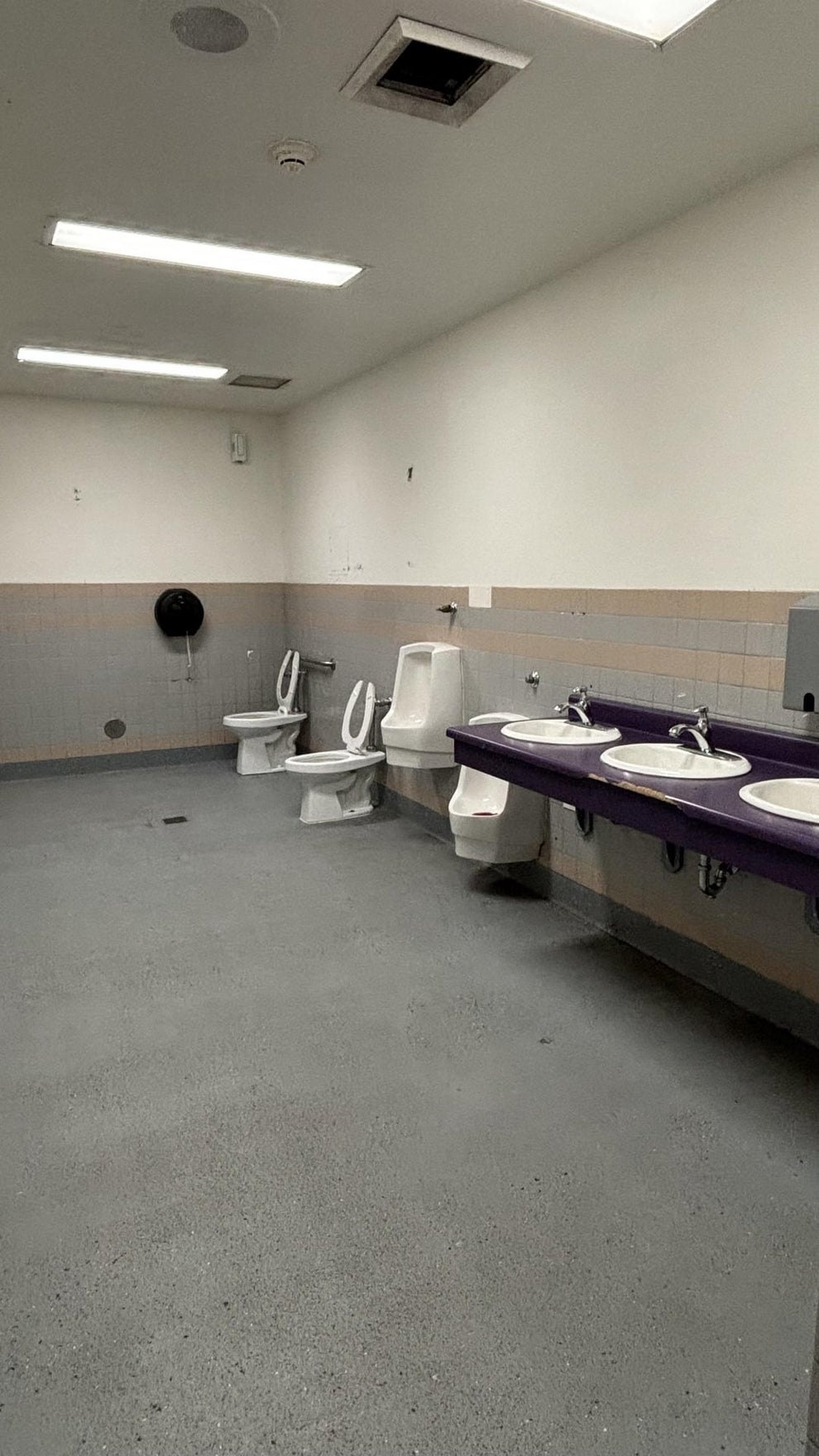 17 Crappy Bathroom Designs That Made Me Weep