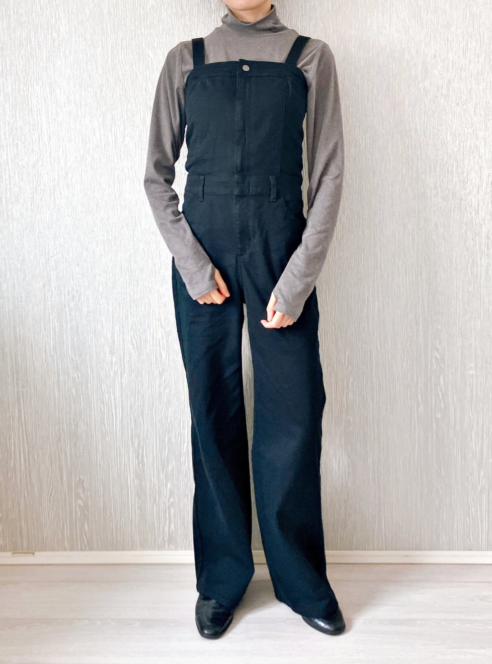 【GUセール】色違いも買っちゃおうかな…！「お腹が目立たない」「スタイル盛れる」3990円→2990円の『楽ちんサロペット』細見えするのに動きやすいの！《着用レビュー》【画像・動画】