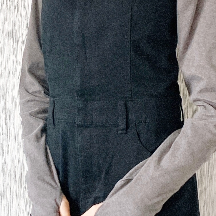 【GUセール】色違いも買っちゃおうかな…！「お腹が目立たない」「スタイル盛れる」3990円→2990円の『楽ちんサロペット』細見えするのに動きやすいの！《着用レビュー》【画像・動画】