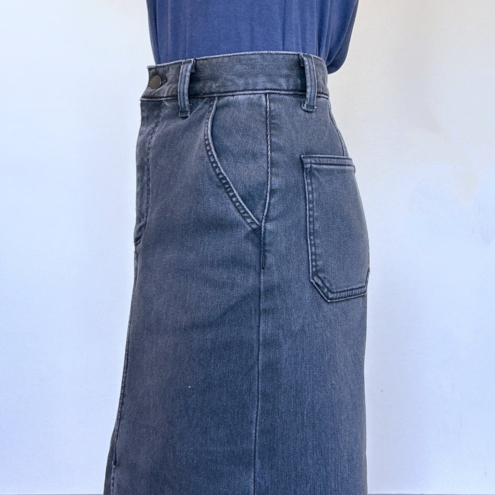 【GU】2990円→1490円に値下げ中！「ラインが綺麗」「色違いで購入」美シルエットな『細見えスカート』春コーデで大活躍です！《着用レビュー》【動画・画像】