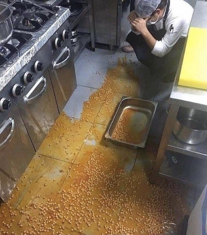 26 Epic Kitchen Fails That Will Make Any Chef Cringe