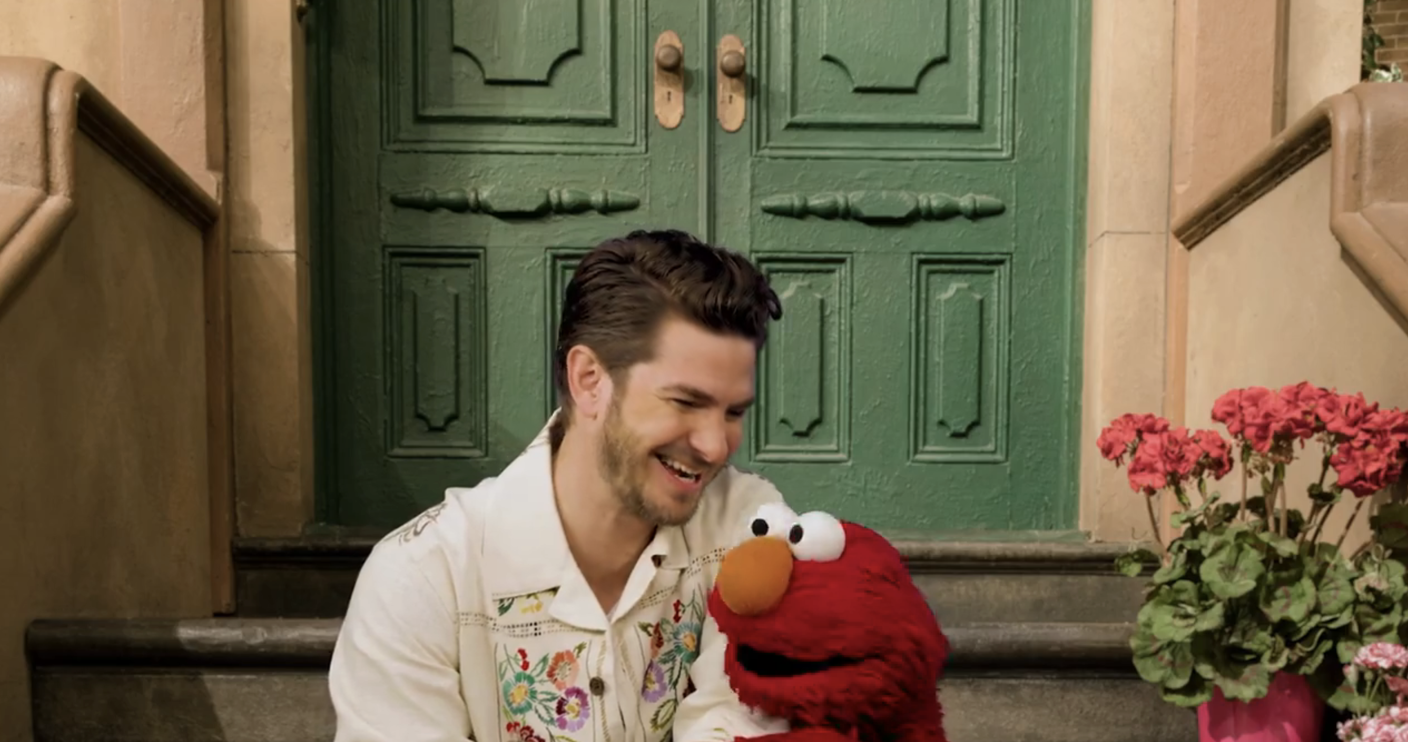 Andrew Garfield Talks With Elmo About His Late Mom And Grief