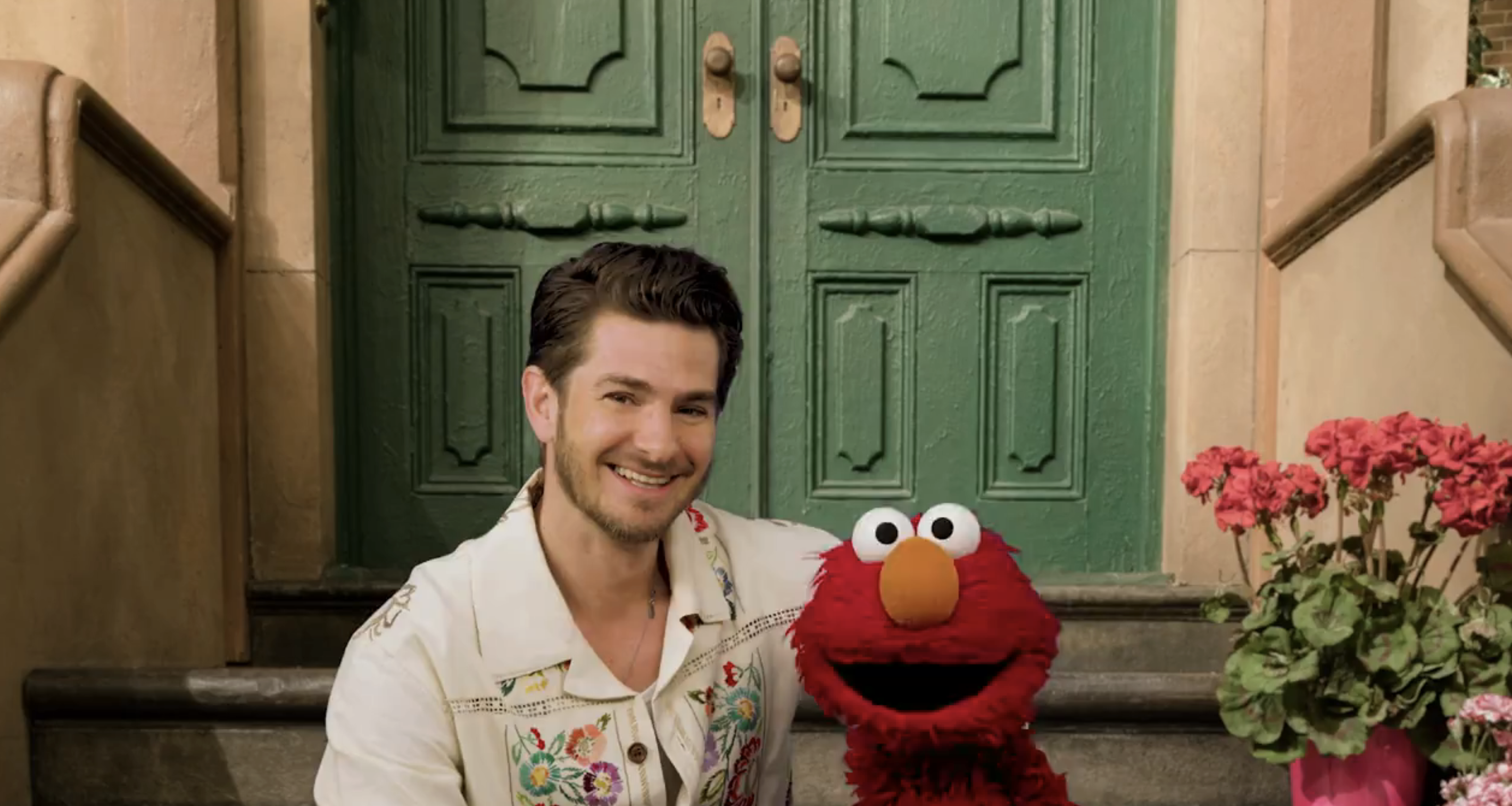 Andrew Garfield Talks With Elmo About His Late Mom And Grief