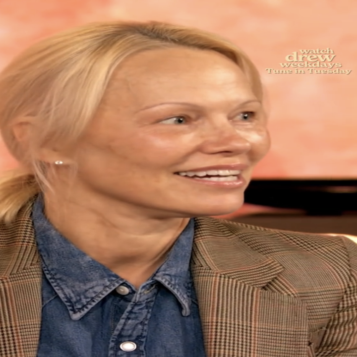 Pamela Anderson, Drew Barrymore Ditch Makeup On Talk Show