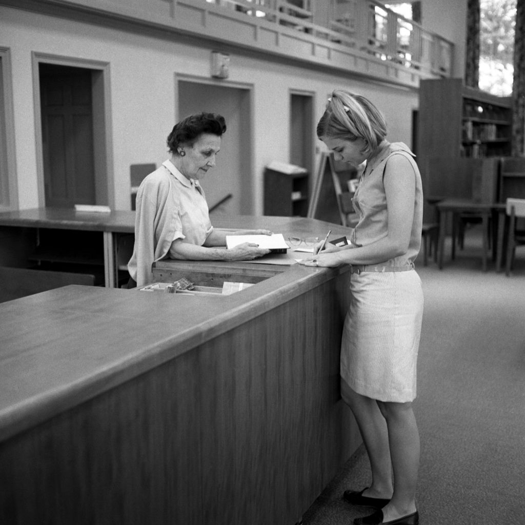 The Vintage Pay Rate For 16 Jobs, And The Salary Now