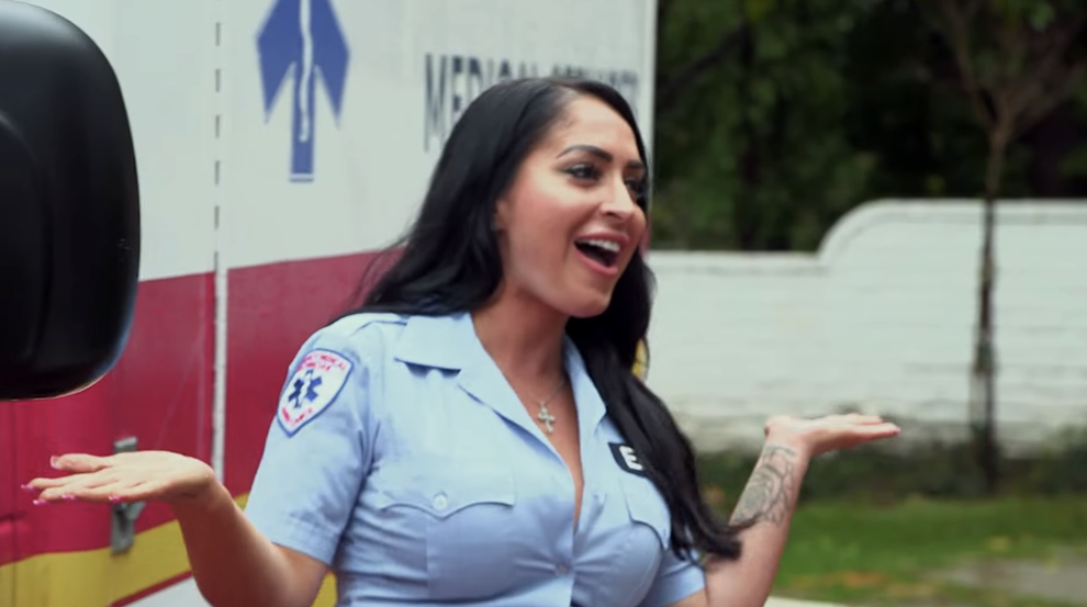 16 Celebs Who Worked Normal Jobs While Being Famous