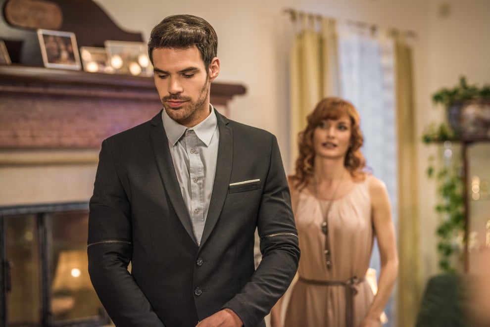 17 Signs A Rich Person Is Old Money Vs. New Money
