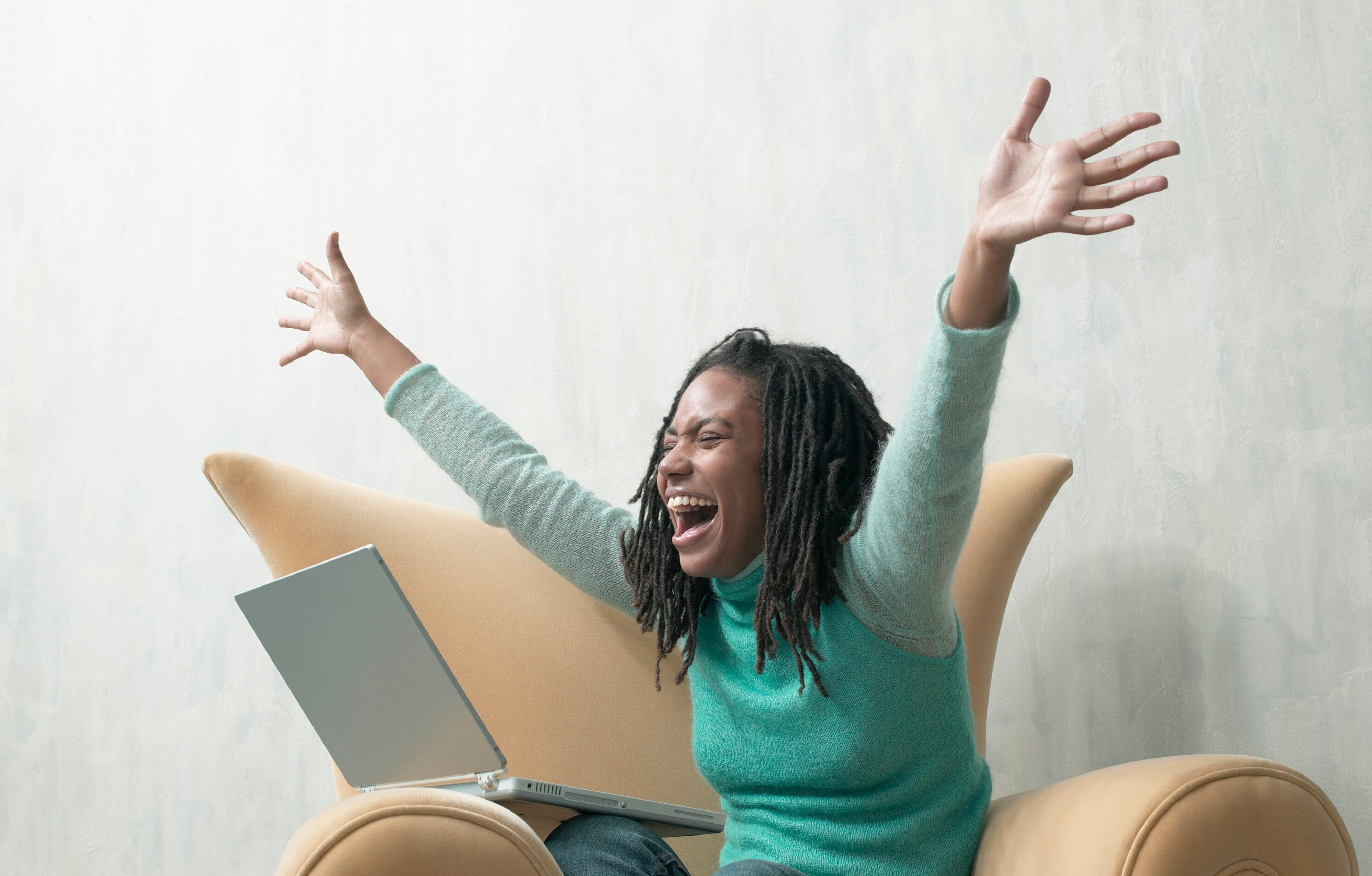 19 Weird Things Women Do, According To Their Partners