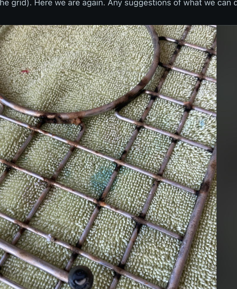 25 Red Flag Items People Saw In Another Person's Home