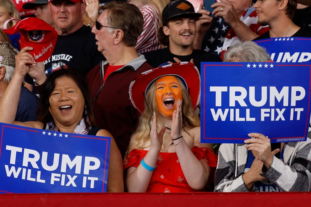 21 Bizarre Photos Of MAGA Supporters