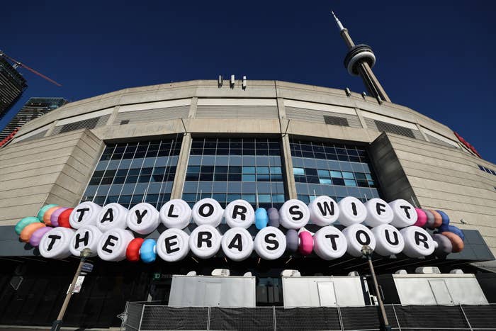 31 Hilarious Reactions To The Eras Tour In Toronto