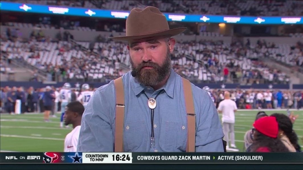 Jason Kelce's Unique Outfit Is Going Viral