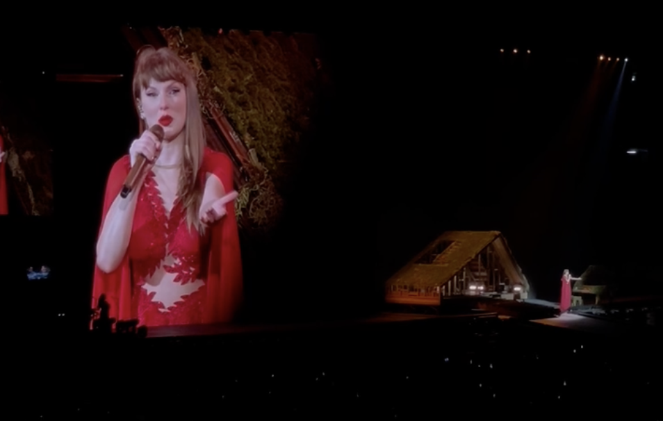 Taylor Starts Sobbing At Last Toronto Eras Tour Show