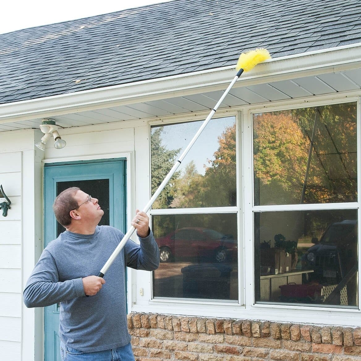 26 Best Gutter Cleaning Tools & Equipment For 2025