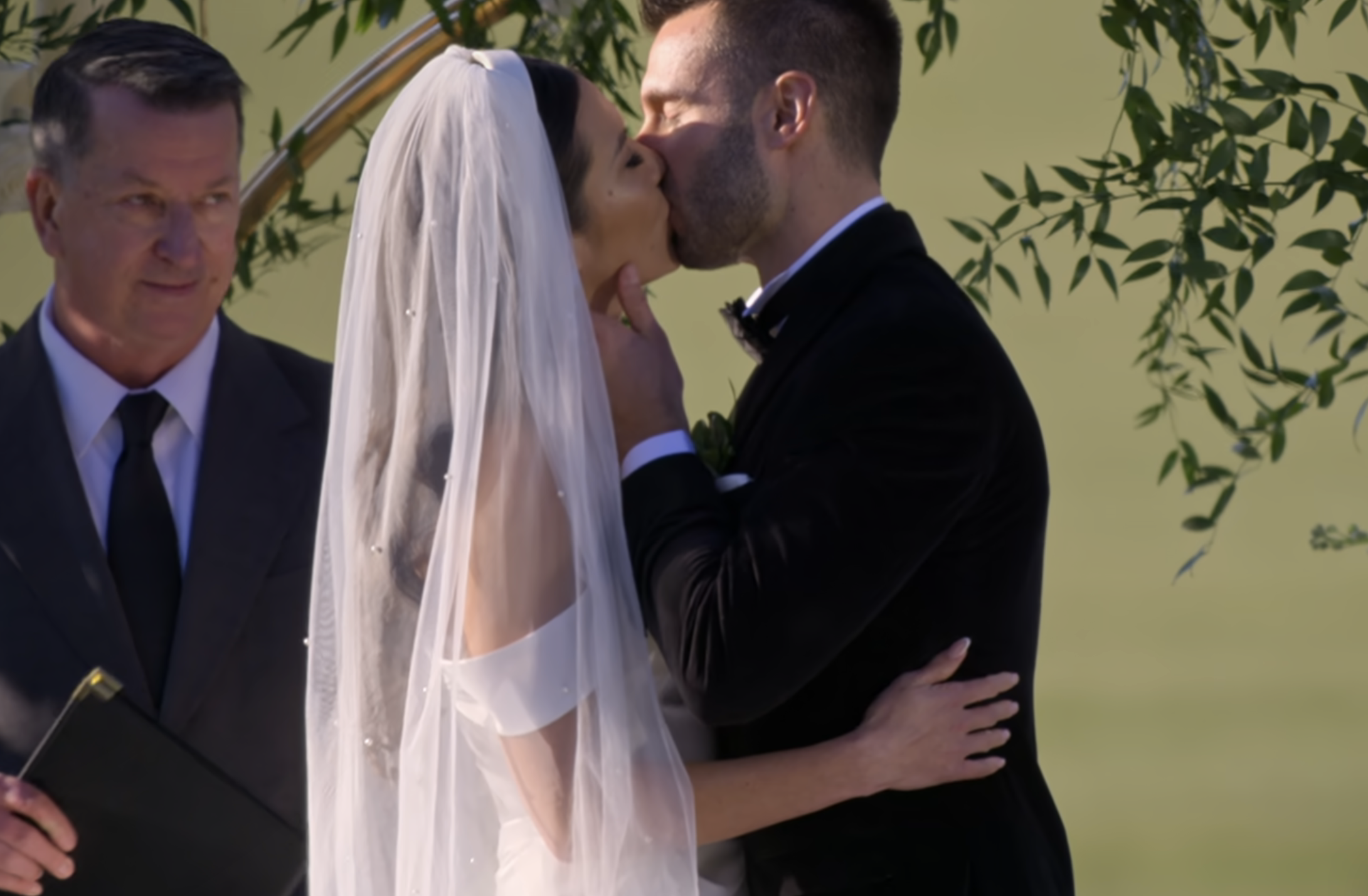 Love Is Blind's Taylor, Garrett Talk Awkward Pod Reveal