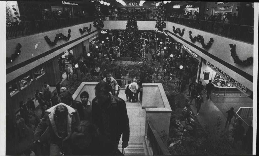 40 Pictures Of What Christmas Was Like In The 1980s