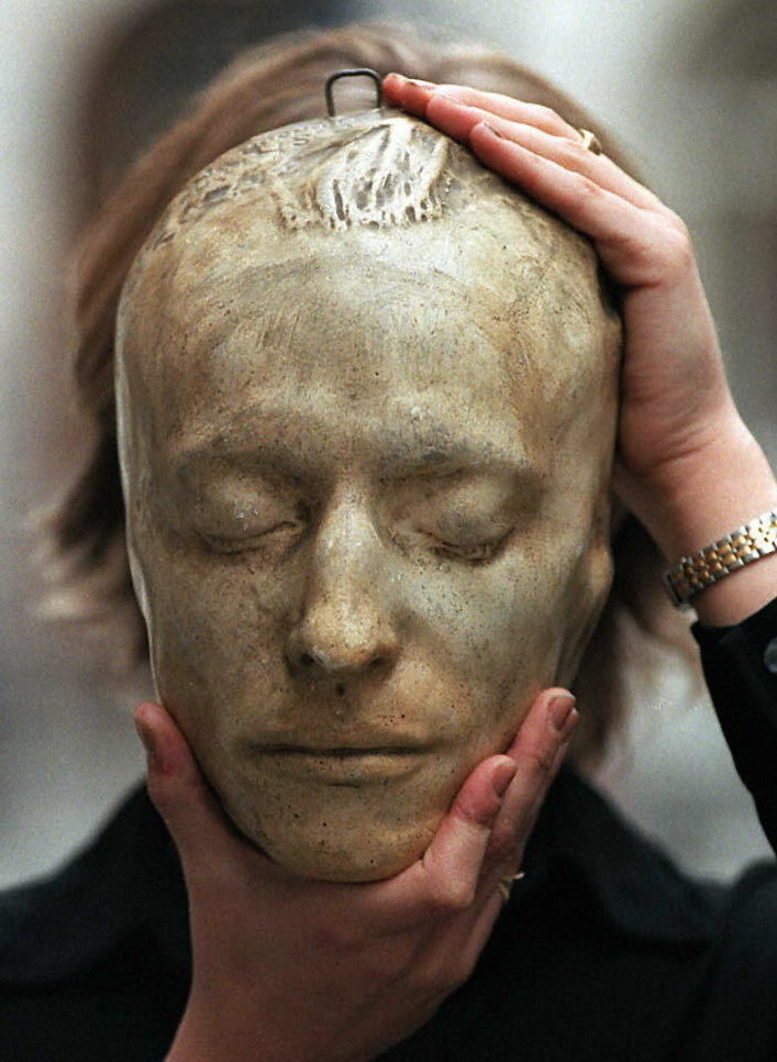 25 Death Masks Of Historically Important People
