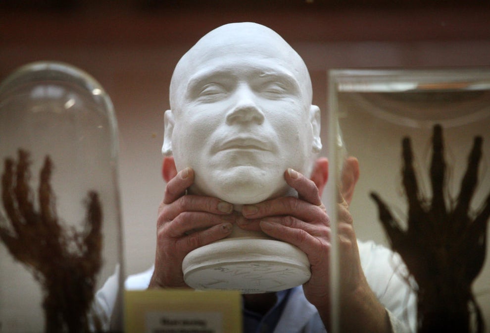 25 Death Masks Of Historically Important People