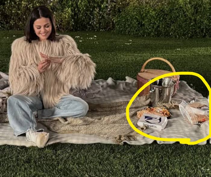 Selena Gomez, Benny Blanco Get Engaged Over Taco Bell
